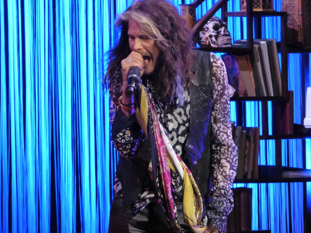 Steven Tyler Turns in a Stunning Performance Over the Weekend at Black ...