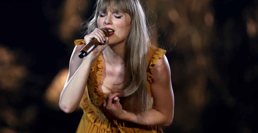 Taylor Swift Scores a RECORD 48 of 100 iTunes Top 100, 9 of top 10, 4 ...