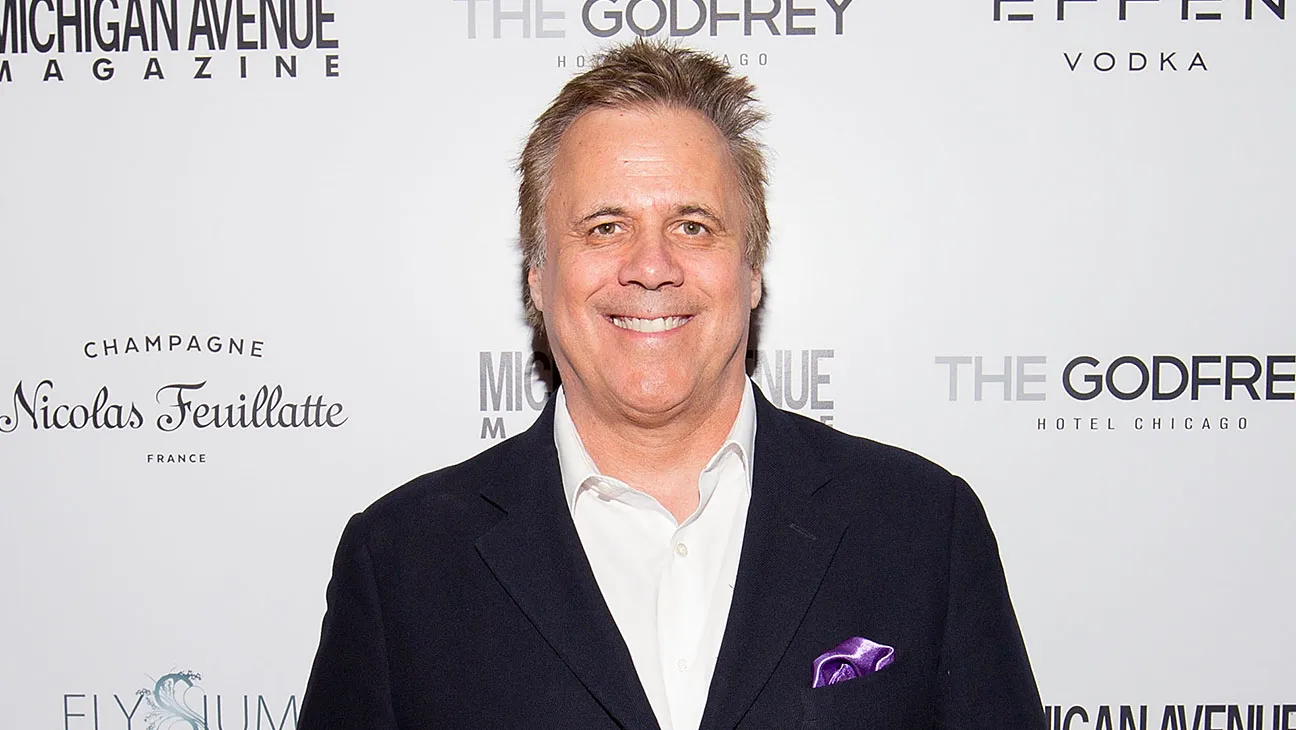 Two Thumbs Down: Chicago Movie Critic Richard Roeper Leaving Sun Times ...