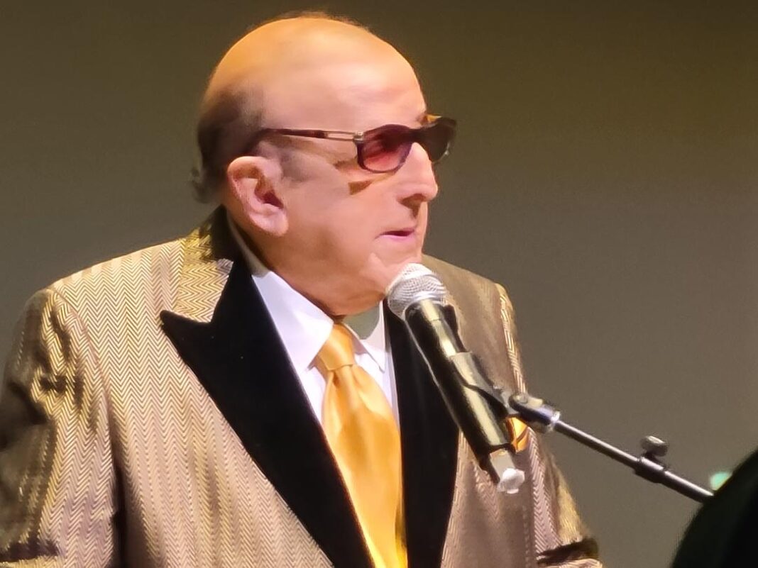 Dazzling Night at the Apollo Starring Busta Rhymes, Deborah Cox ...